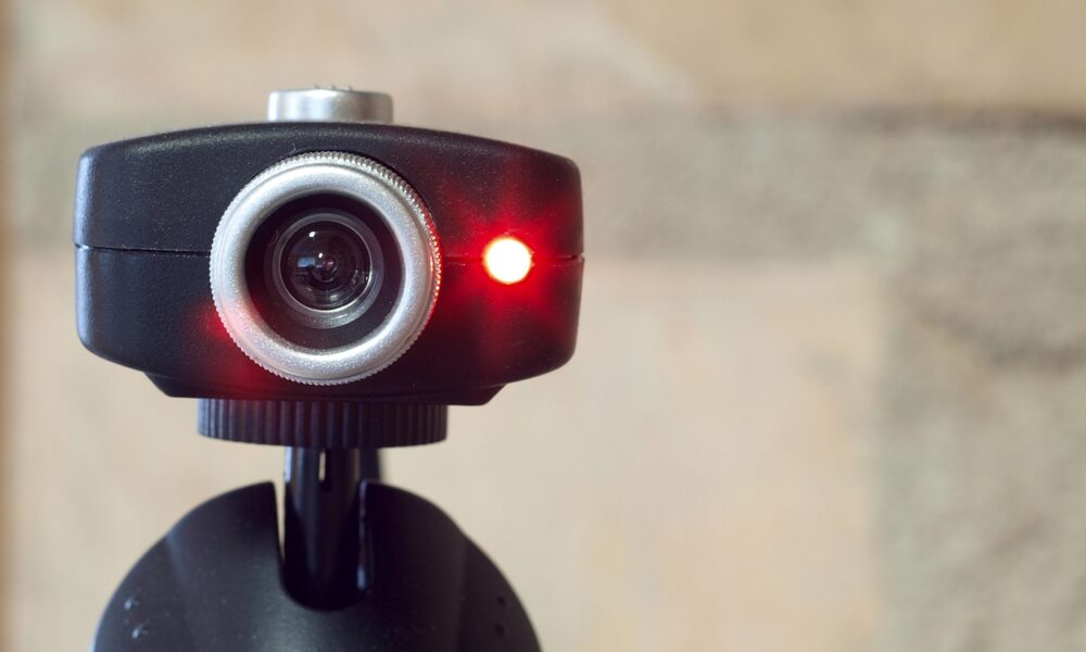Can a hacker turn on your camera? – TechDIY.info