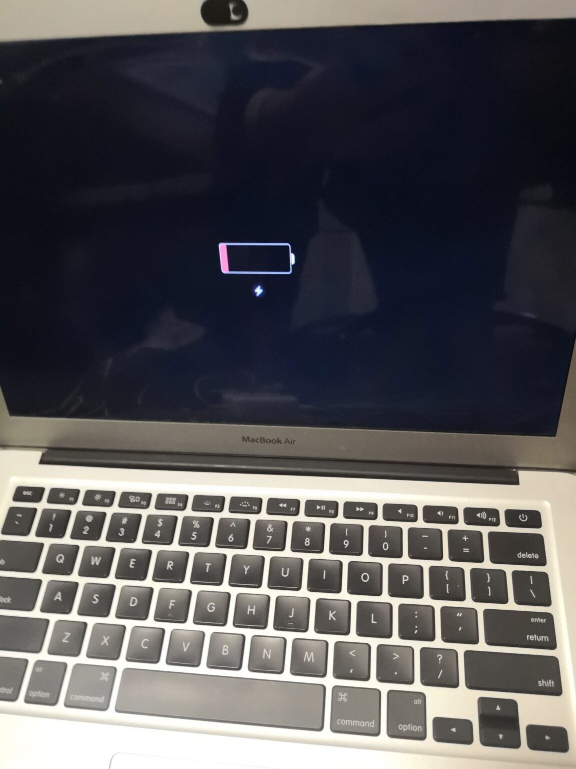 How do I know if MacBook Pro is charging when off? | TechDiy.info