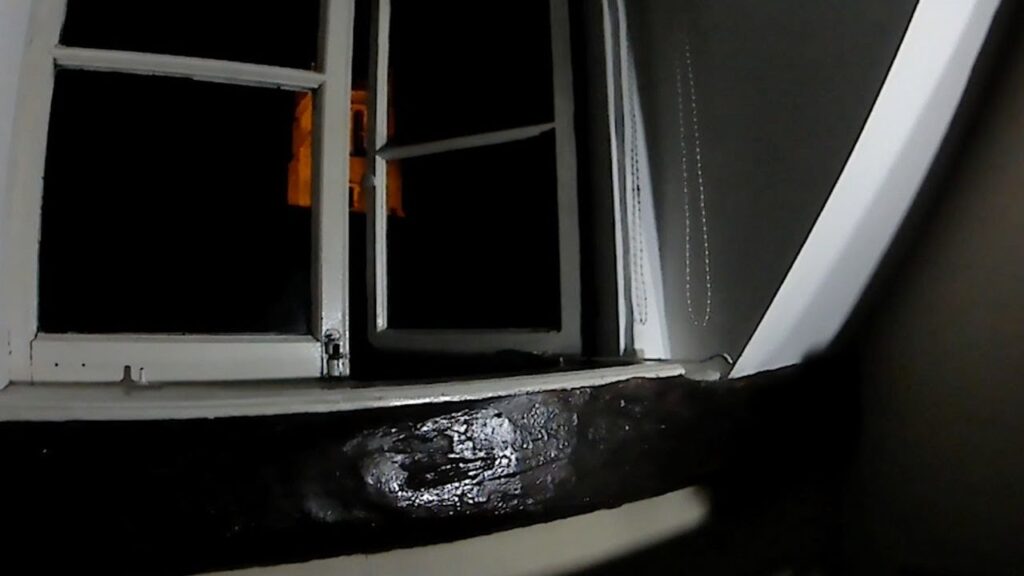 How do you open the ghost window? | TechDiy.info
