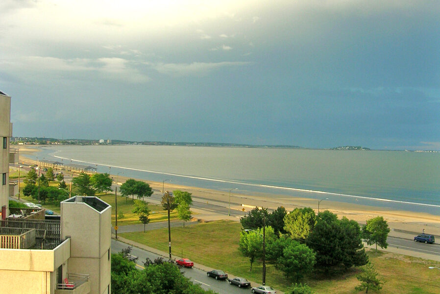 What body of water is Revere Beach? - TechDIY.info