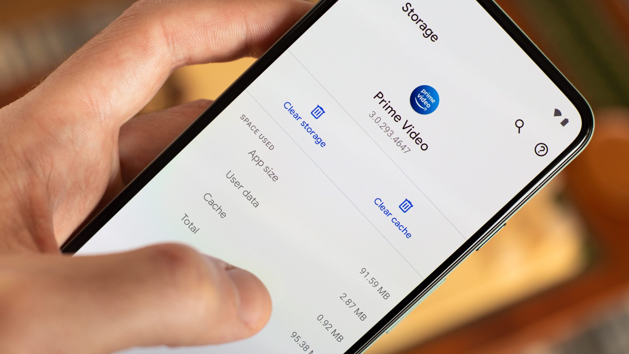 What is the difference between clearing data and clearing cache? | TechDiy.info