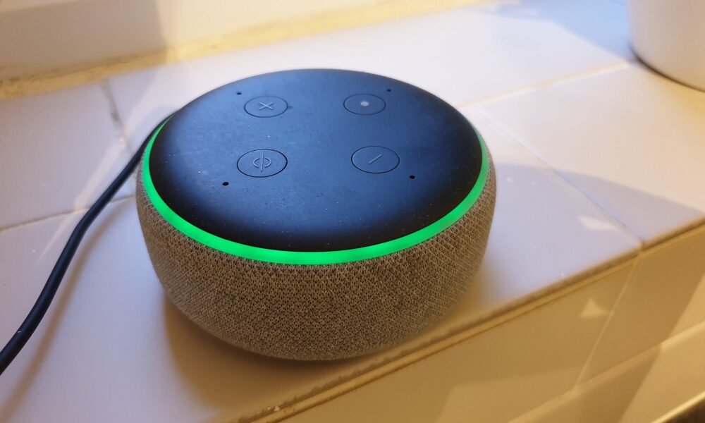 Why is my Alexa glowing yellow green? – TechDIY.info